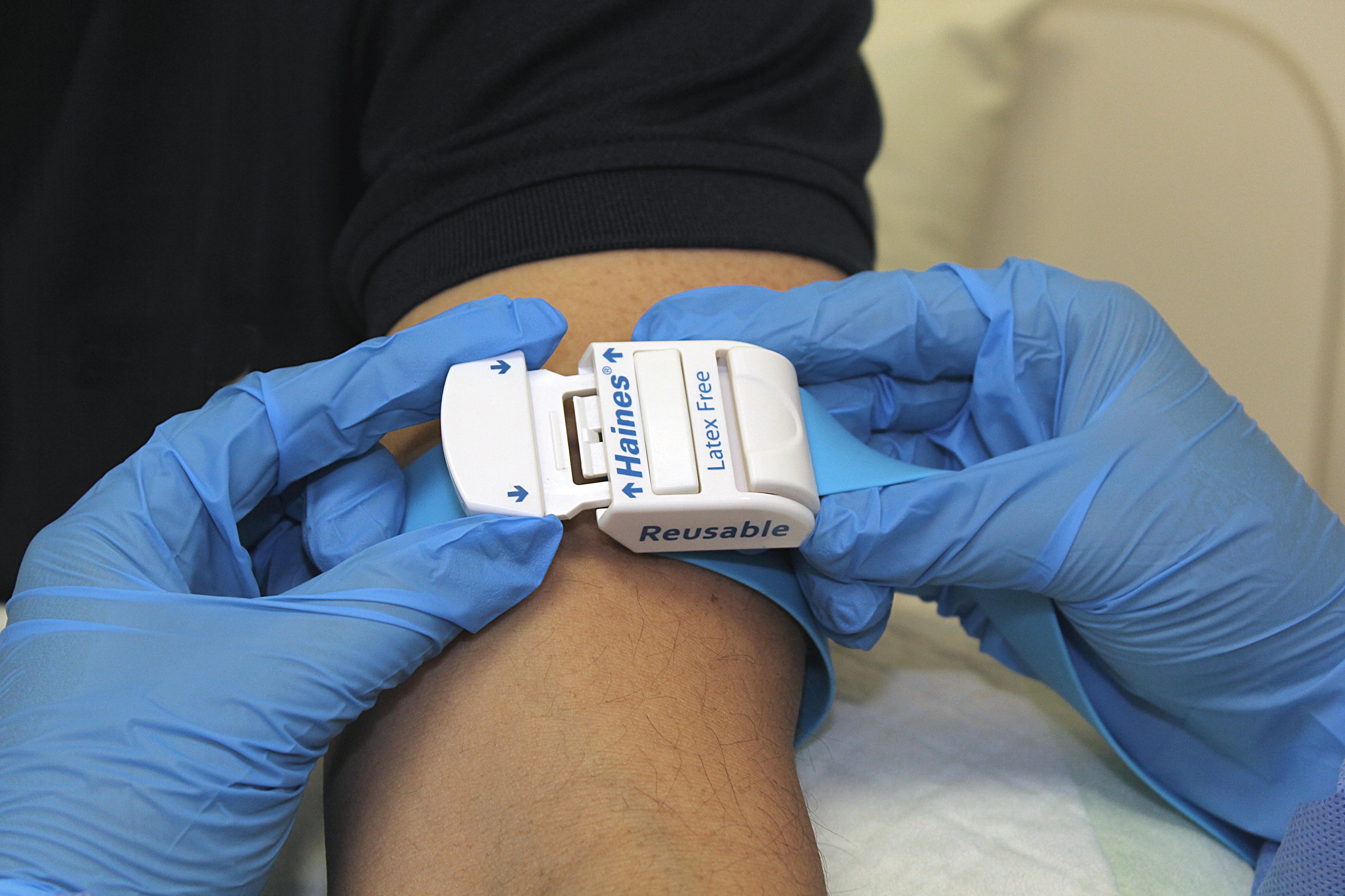 Silicone Tourniquet- Reusable with Auto-Tension Lock - Haines Medical ...